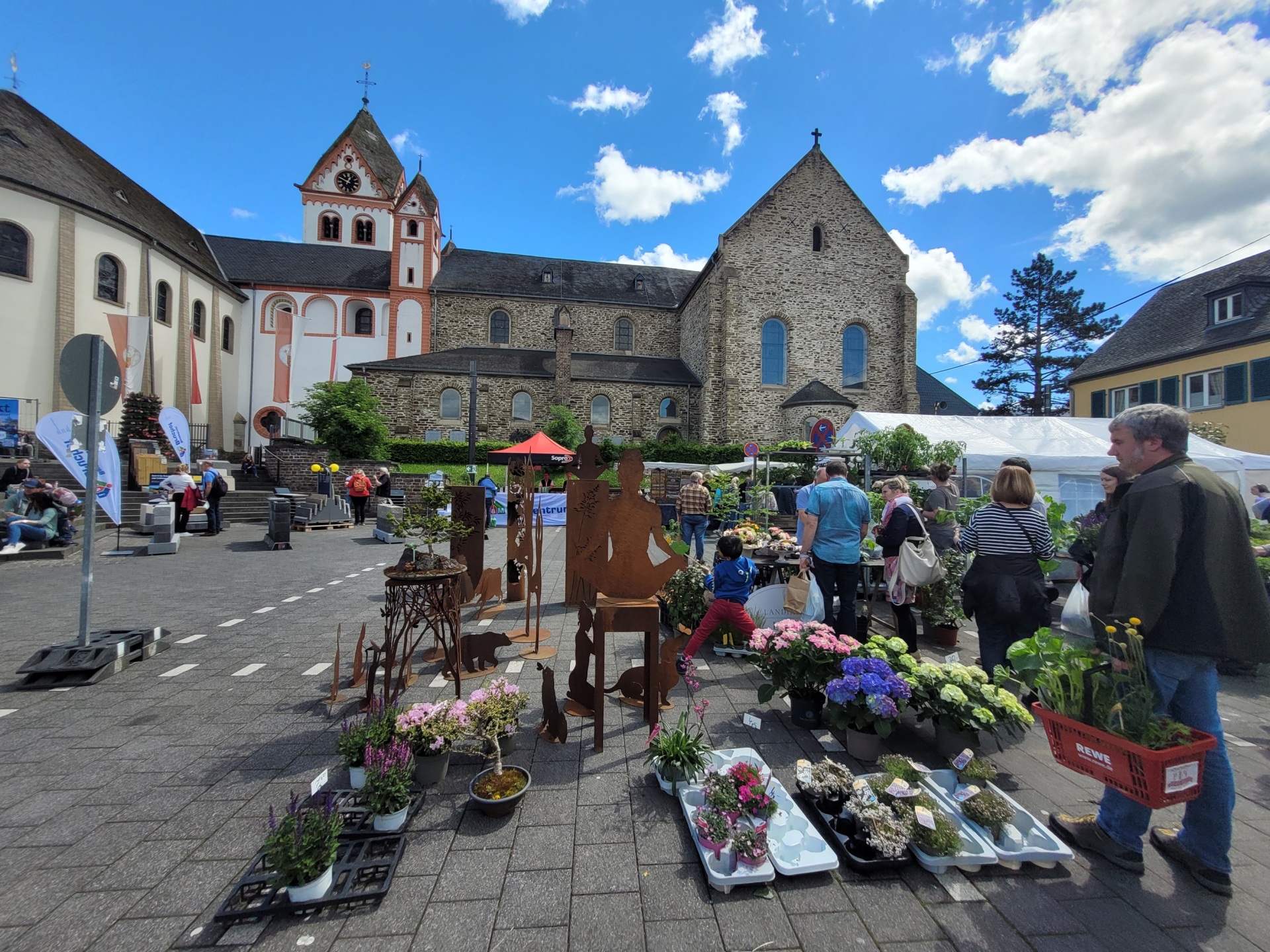 Bunte Vielfalt in Bendorf: Der Bauern- und Gartenmarkt lädt ein ...